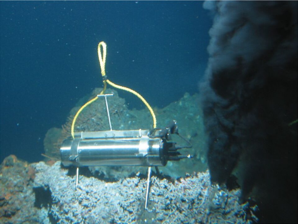 Hydrothermal Vents: The Mysteries of the Ocean's Powerful Underwater ...